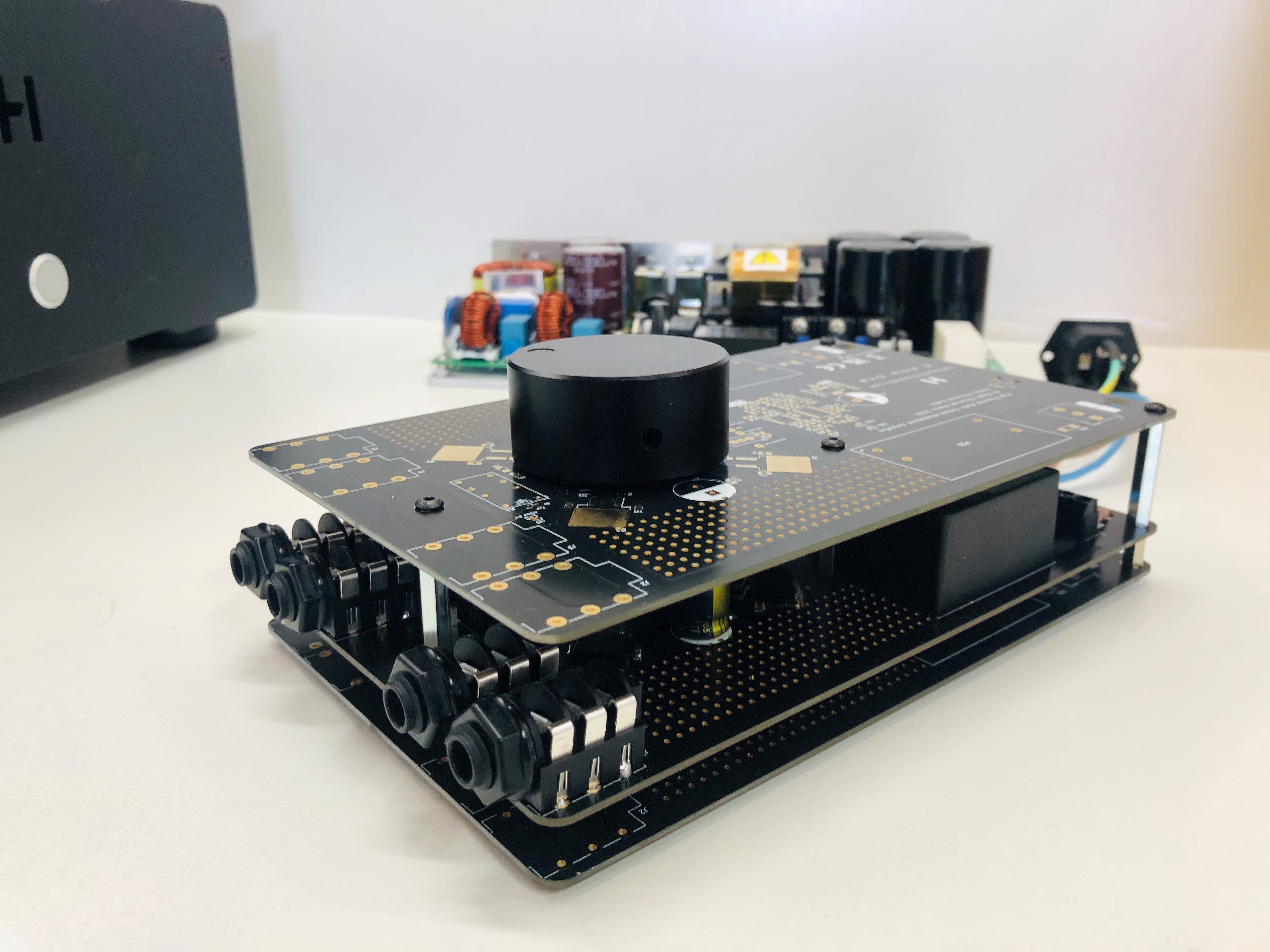 X Amp One 32 Bit DAC 192khz Headphone Amplifier | Holton Precision Audio
